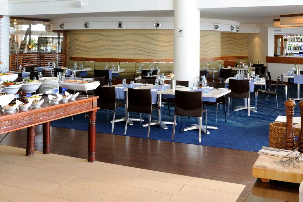 Radisson Blu Hotel Waterfront Radisson Blu Hotel Waterfront, V&A ...