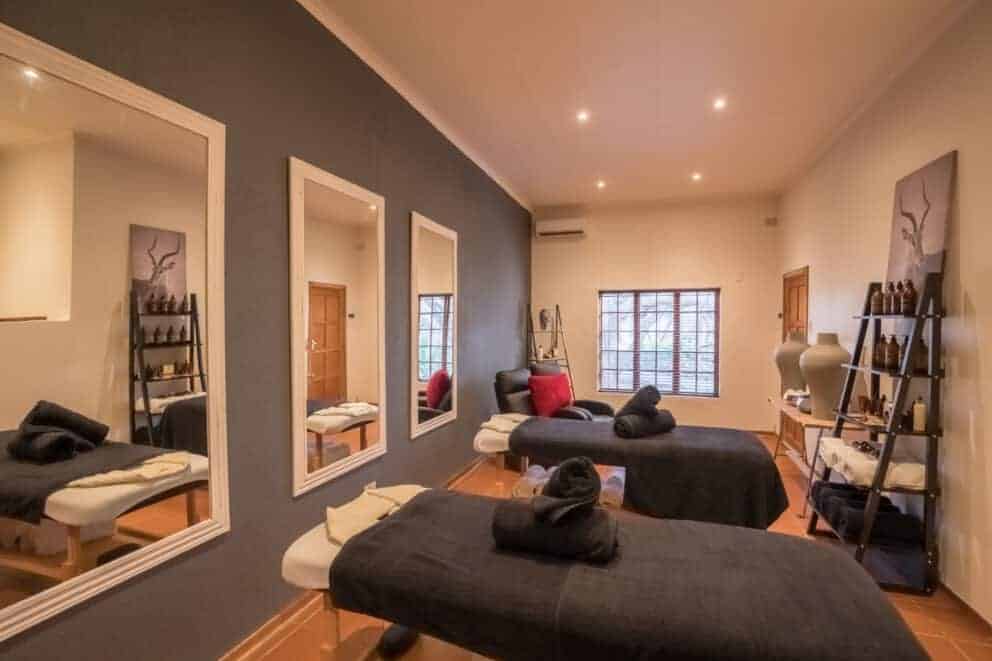 Shiduli Private Game Lodge Shiduli Private Game Lodge, Karongwe Private ...