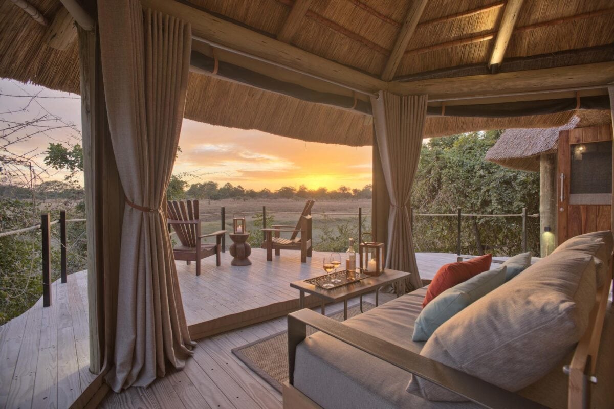 Lion Camp – Discover Africa